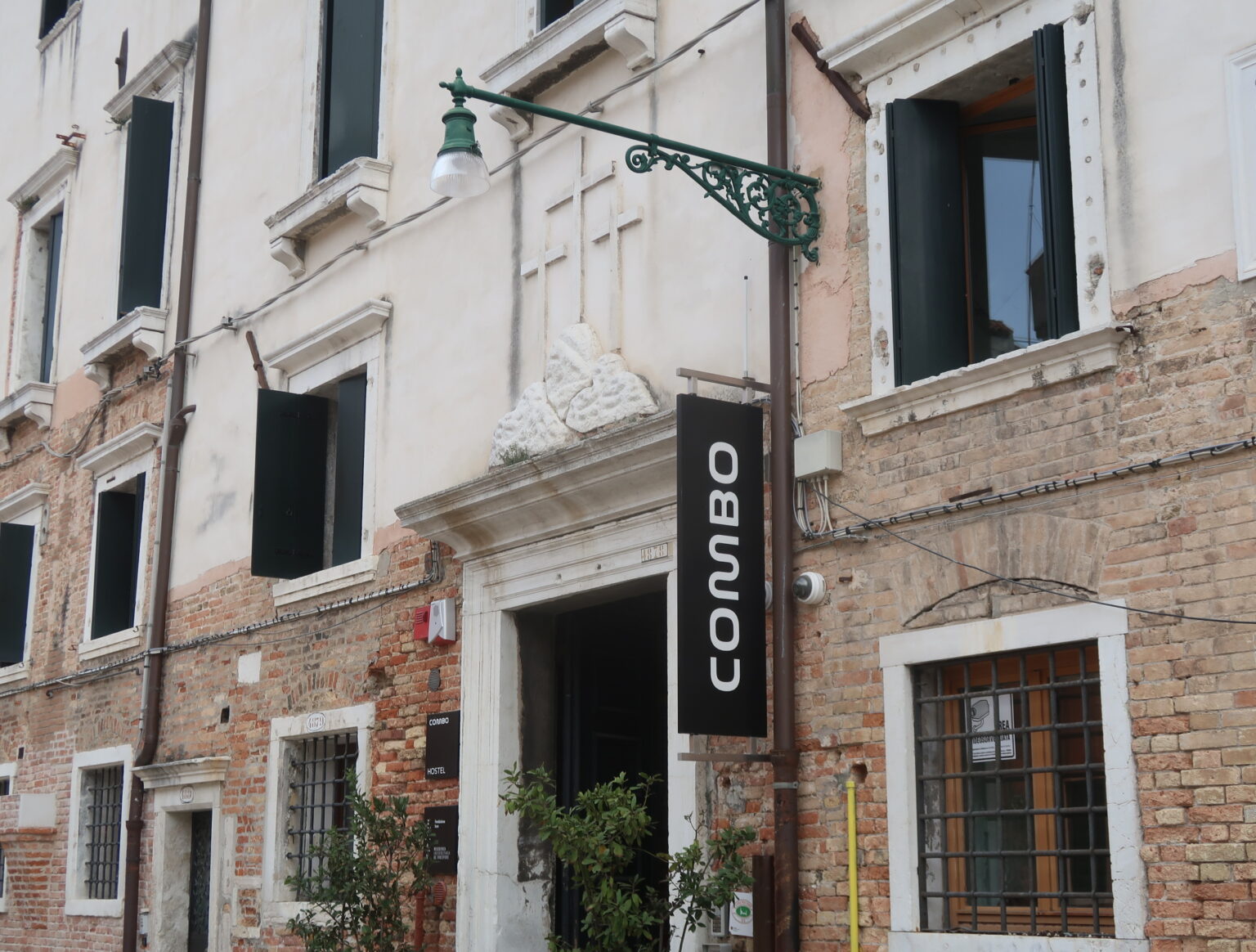 Driving in Venice - Travel Guide [Best Places to Park in Venice]