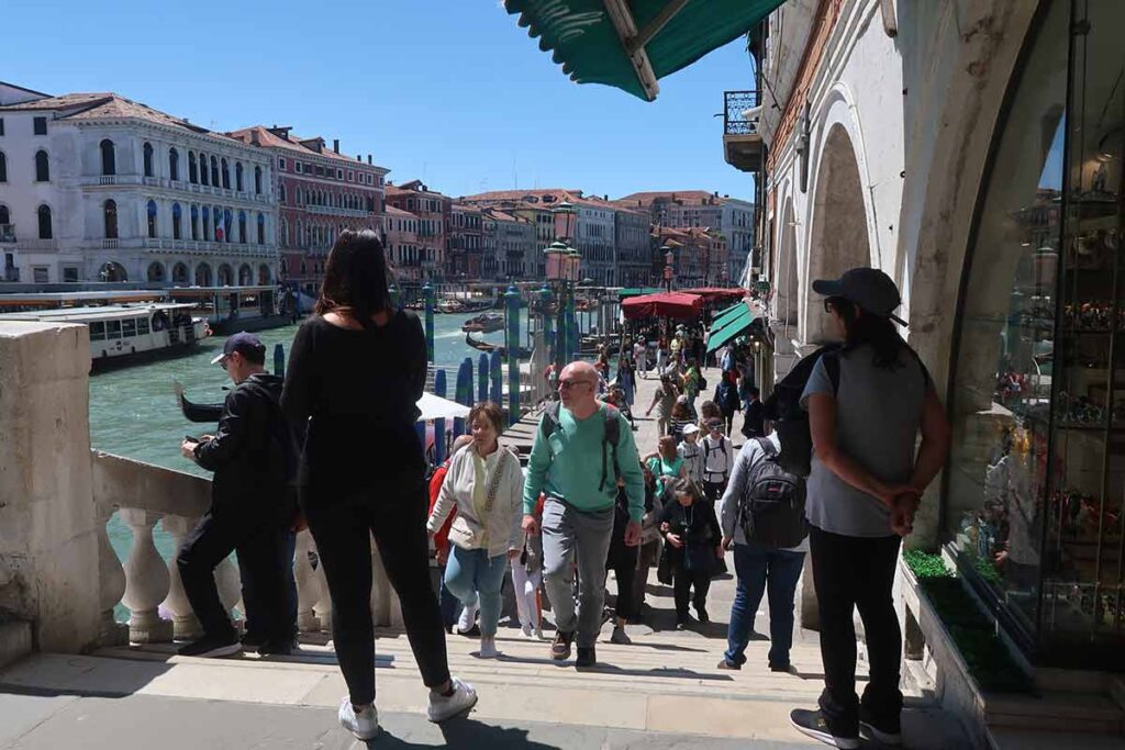 How to get from Mestre to Venice (The Fast and Cheap Way)