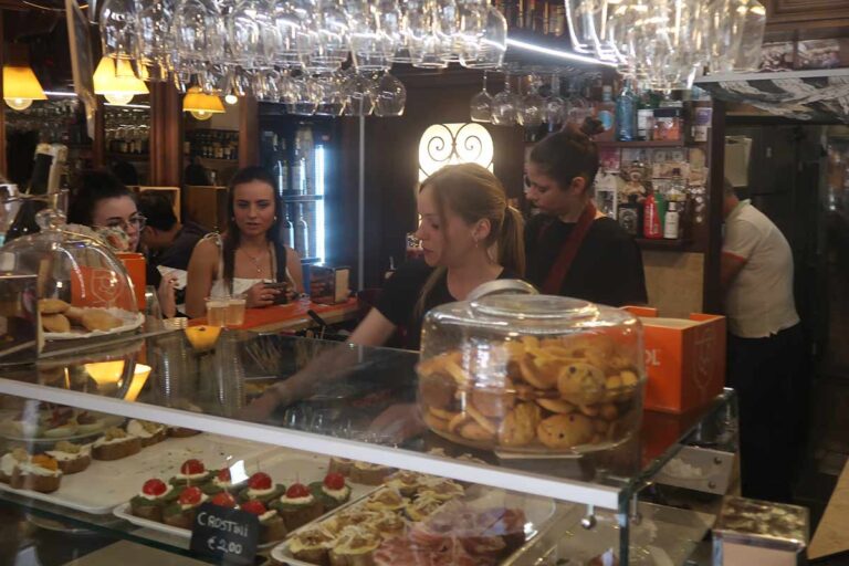 Cicchetti in Venice: A Guide to Venetian Street Food (2026)