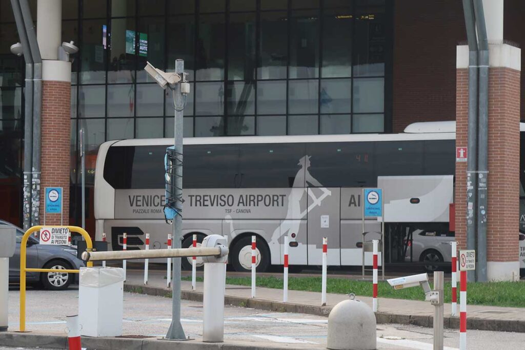 How to get from Mestre to Venice 2025 (The Fast and Cheap Way)